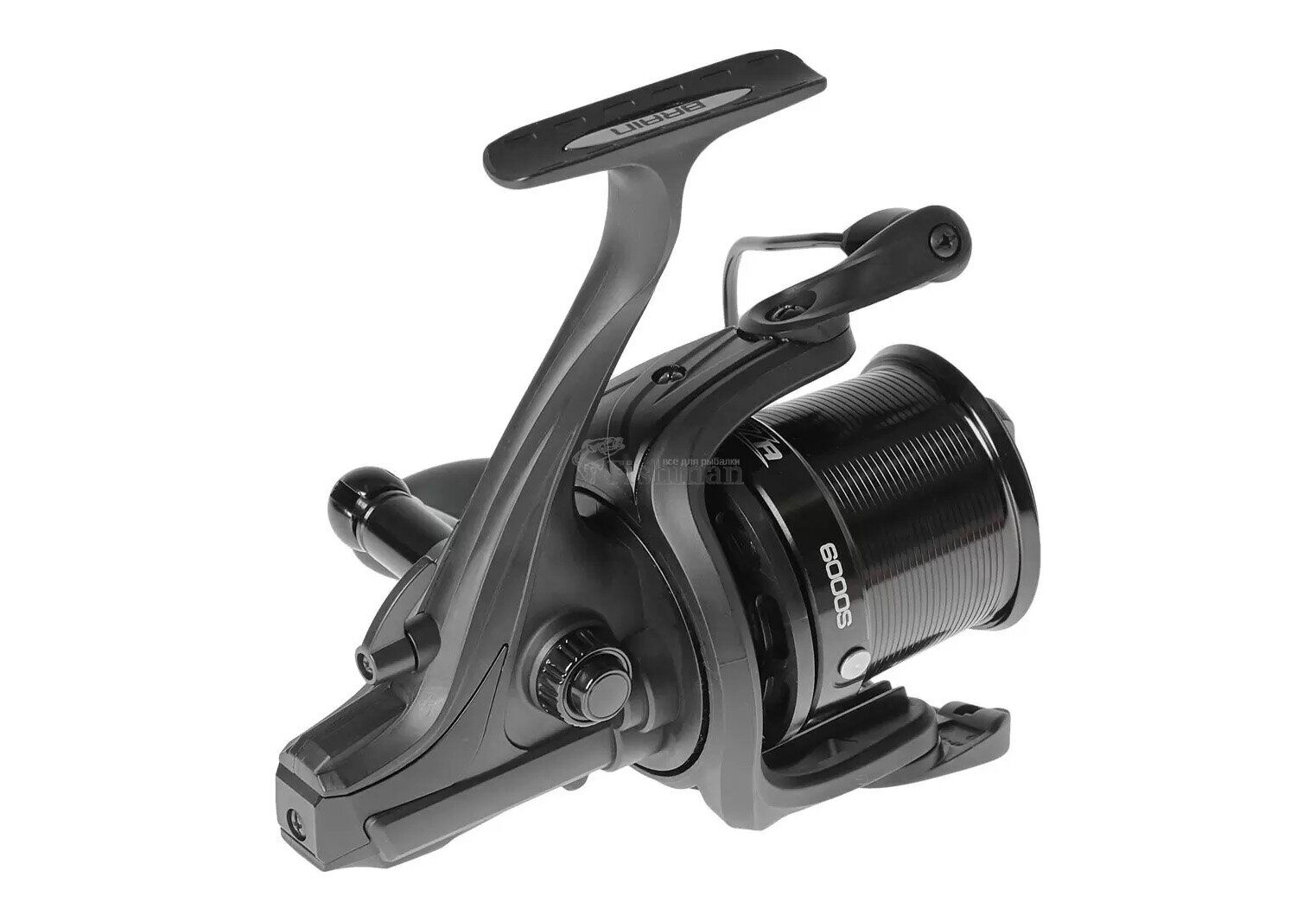 Byu feeder reels Brain Distanza reel 5000S in a fishing tackle shop